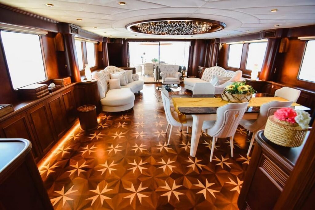 Motoryacht Falcon 80 Astoria | Yacht Charter in Gocek Islands